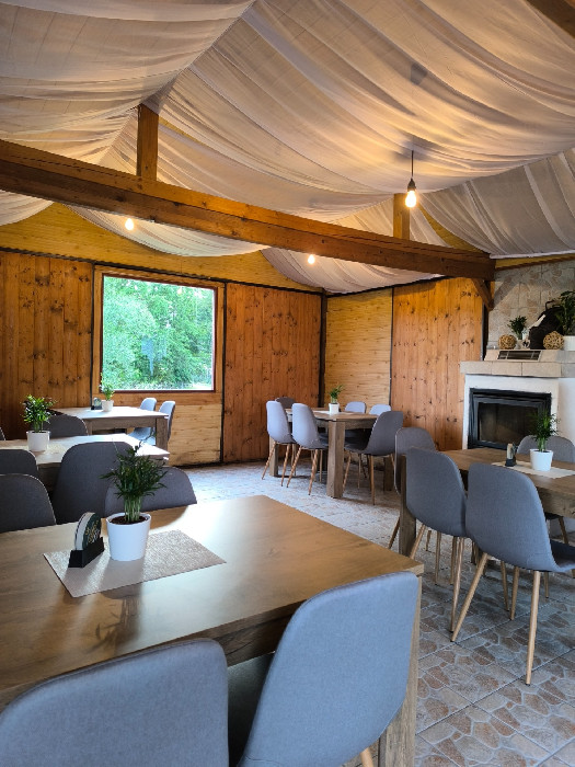 RESTAURACE NA LIPNĚ NAROZI